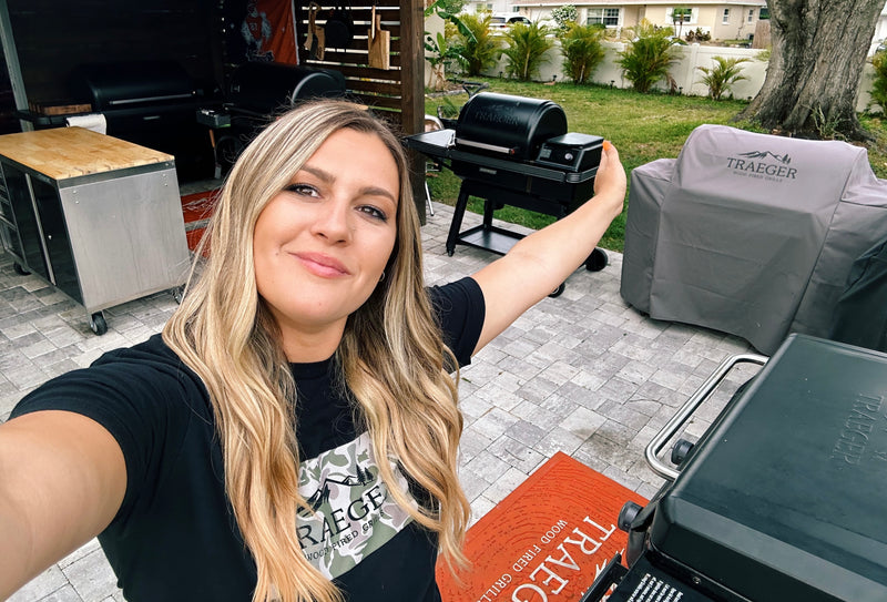 Learn How to Apply Dry Rub from the Pros | Grill Masters Club | Grill ...